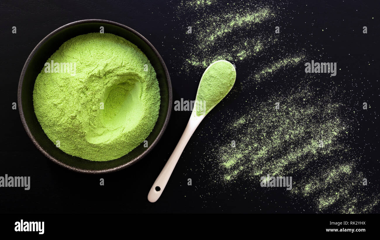 Matcha tea powder in a bowl hi-res stock photography and images - Alamy