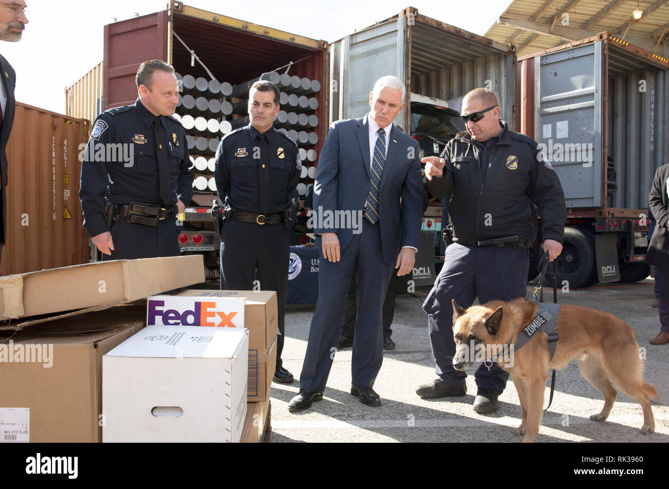 U s customs border protection officer hi-res stock photography and ...