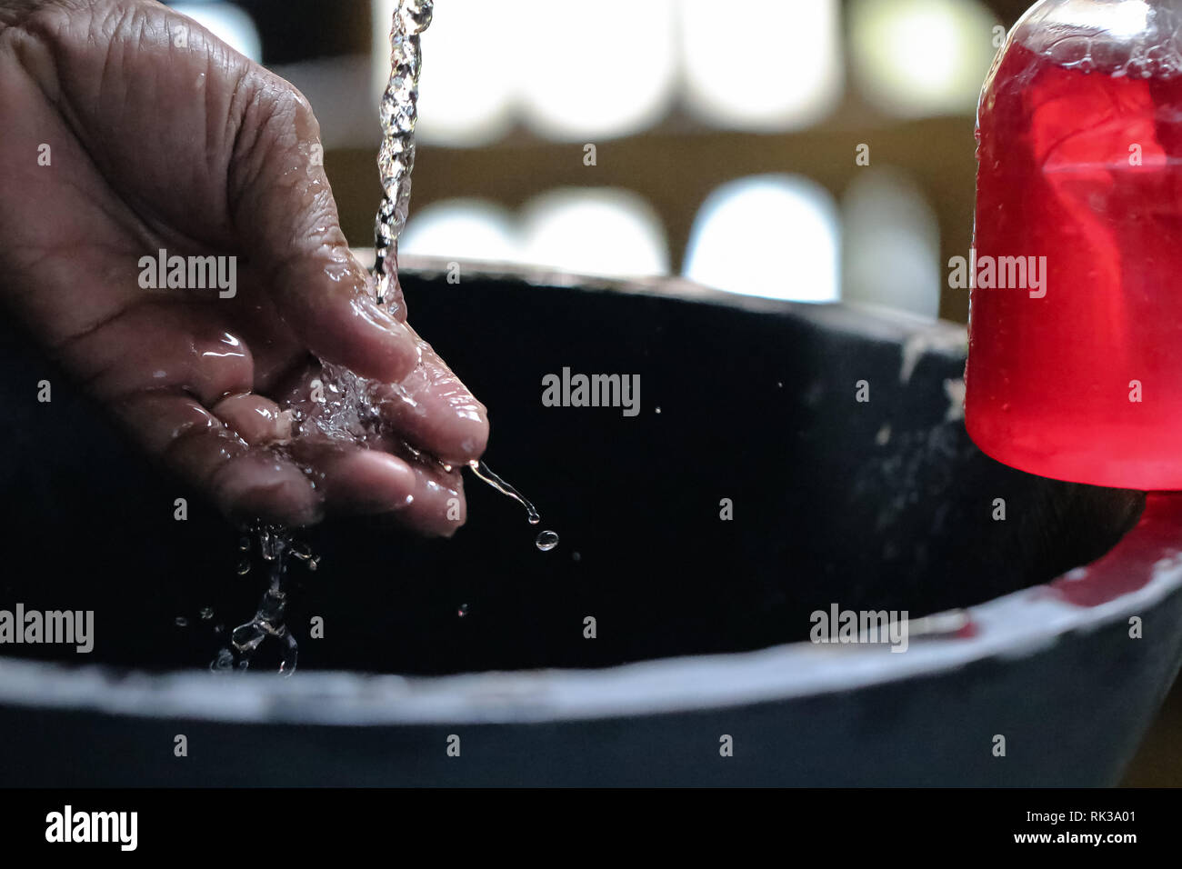 hand washing before and after eating is good for health Stock Photo - Alamy