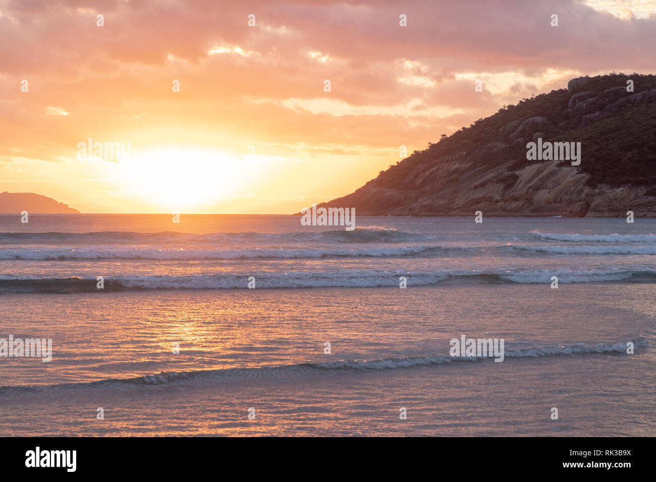 Sunset australia beach hi-res stock photography and images - Alamy