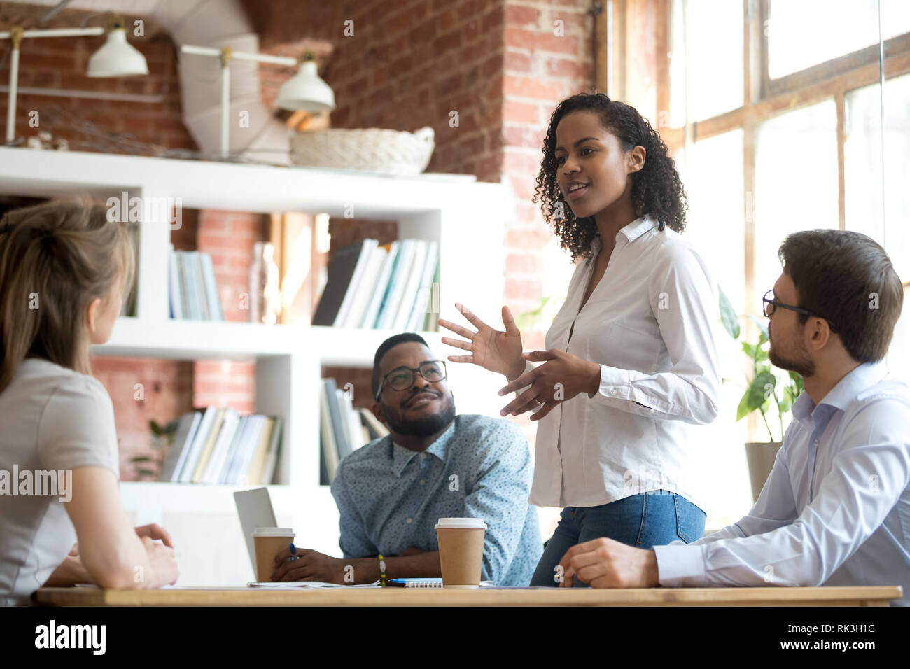 Black female speaking hi-res stock photography and images - Alamy
