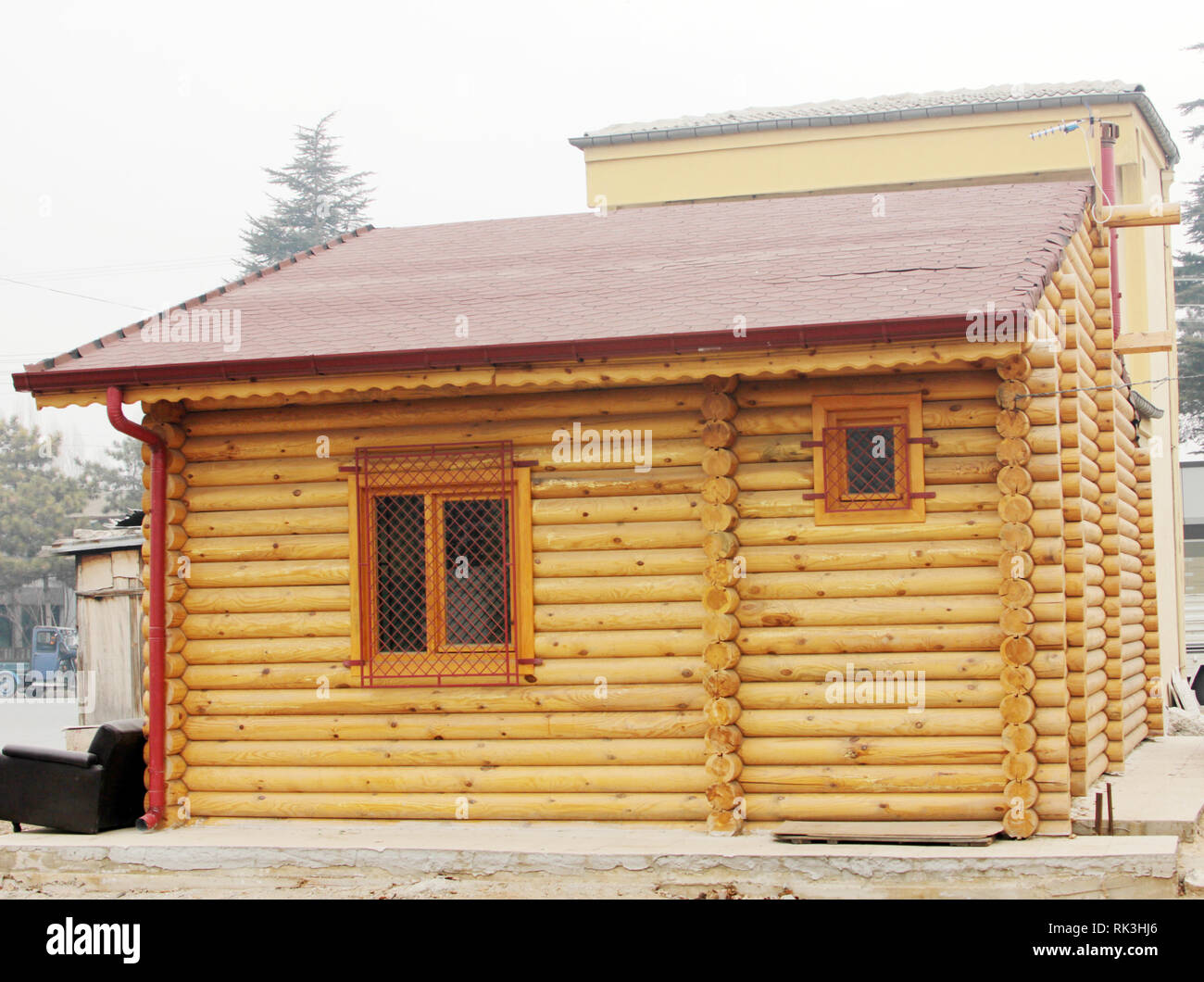 Ancient loghouse hi-res stock photography and images - Alamy