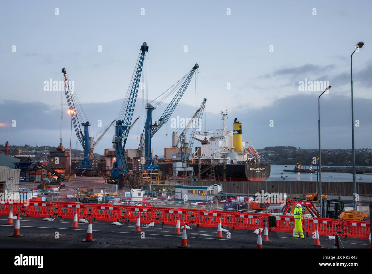 Cranes work on new grain hi-res stock photography and images - Alamy