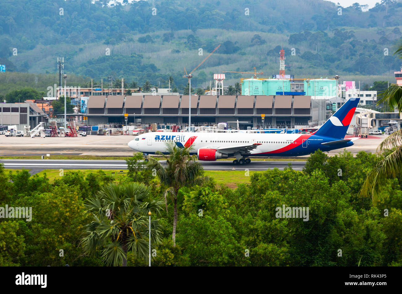 Boeing aircraft takes off hi-res stock photography and images - Alamy