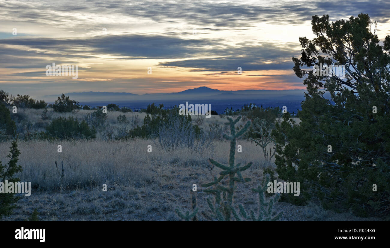 Chola mountain hi-res stock photography and images - Alamy