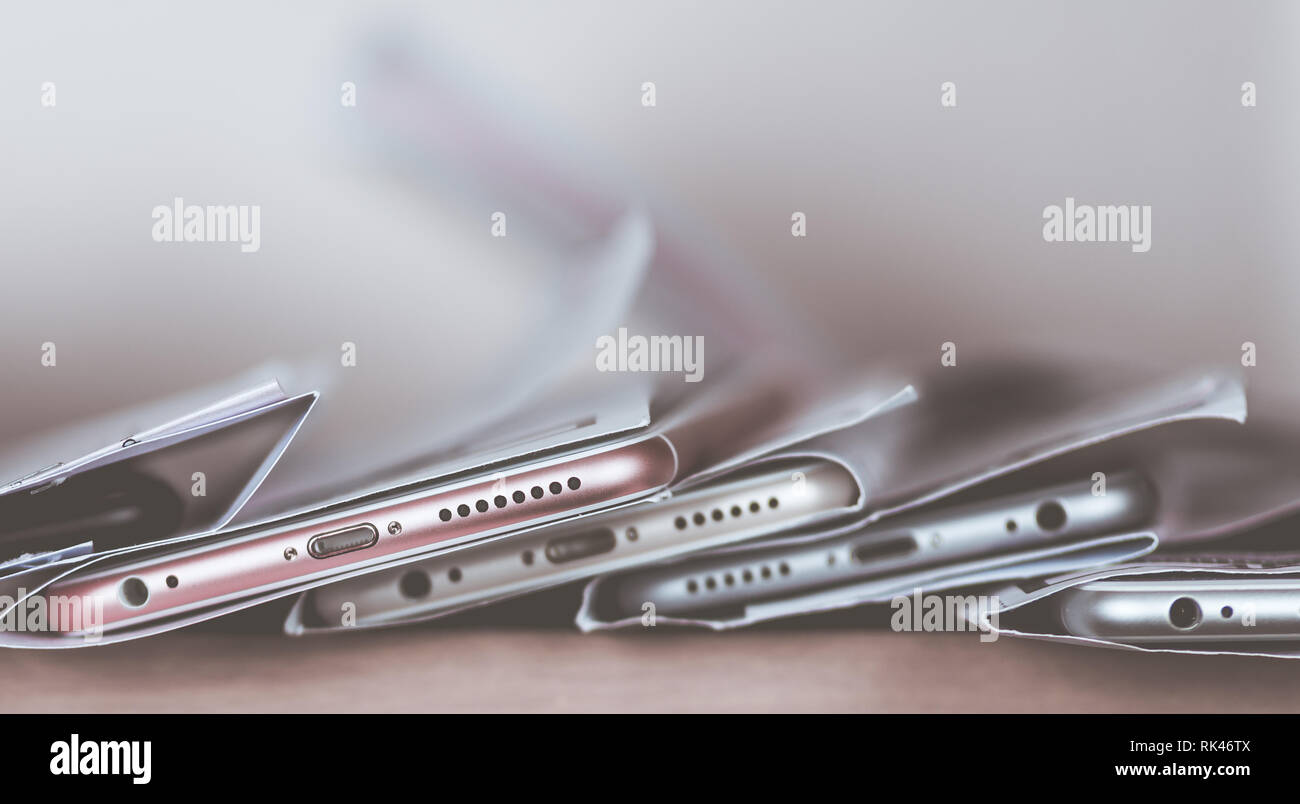 Smart phone repair banner hi-res stock photography and images - Alamy