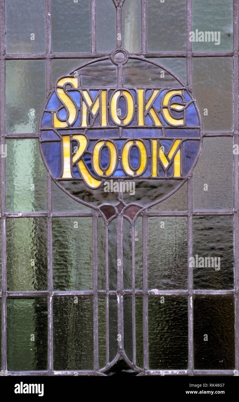 Pub glass window hi-res stock photography and images - Alamy