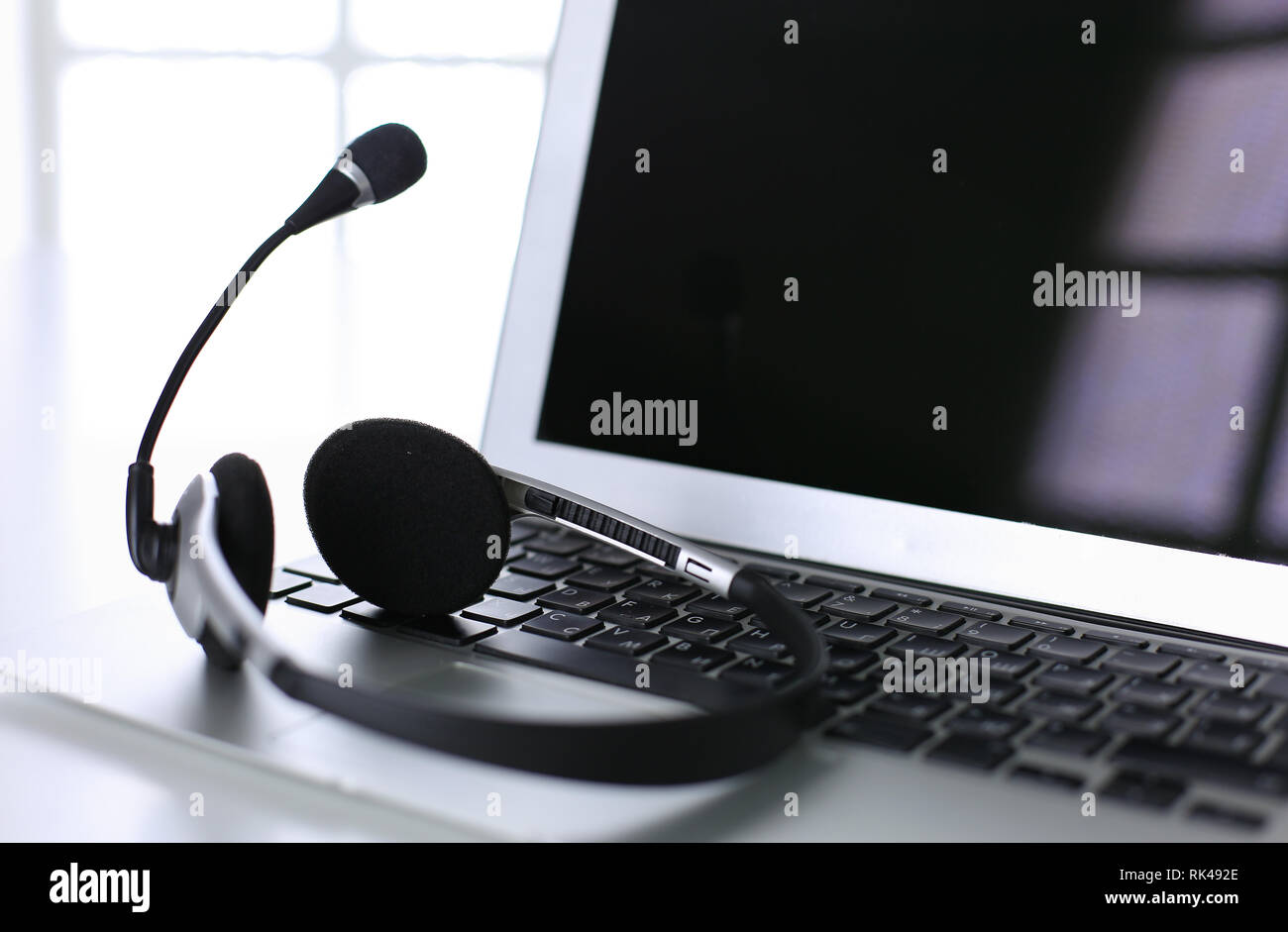 Communication support, call center and customer service help desk. VOIP ...