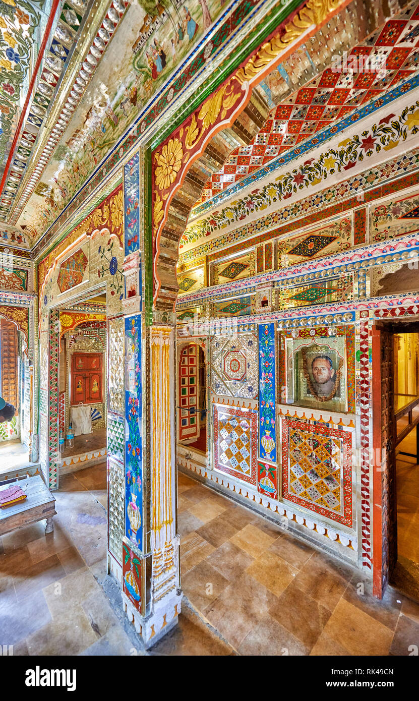 colorful mirrored room inside Kothari Patwa Haveli, Jaisalmer ...