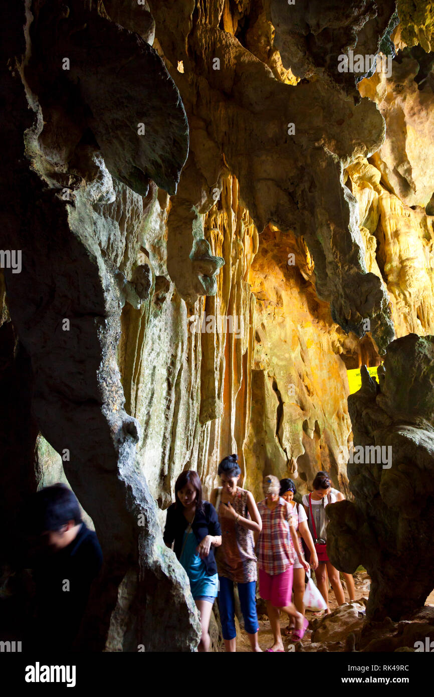 Khao sok lake cave hi-res stock photography and images - Alamy