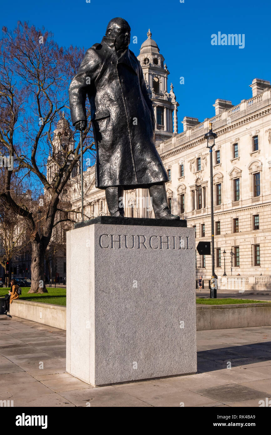 Churchill parliament square hi-res stock photography and images - Alamy