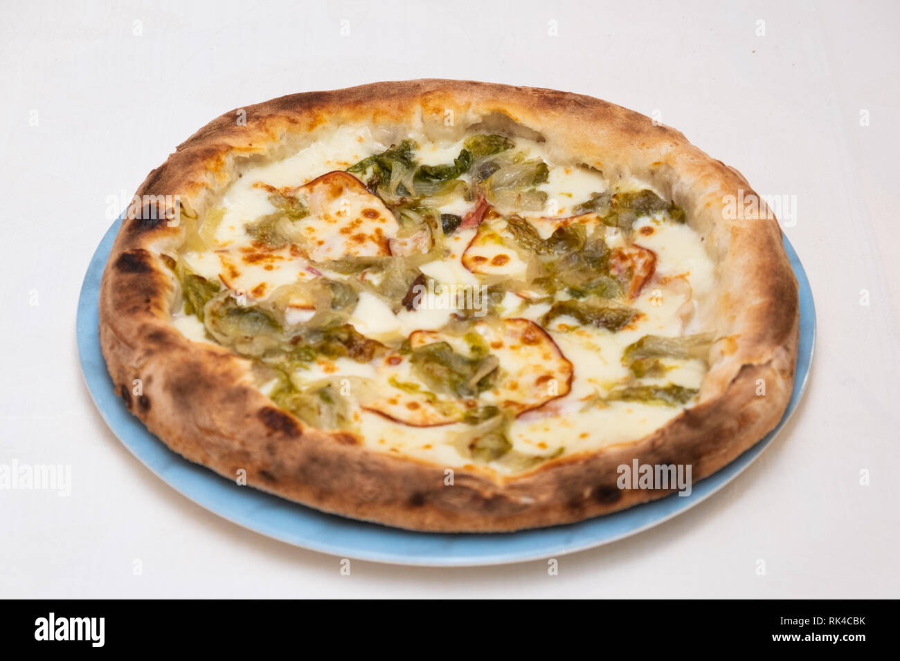 Classic pizza hi-res stock photography and images - Alamy