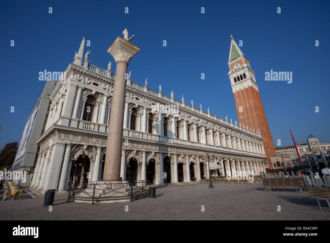 Biblioteca monumental hi-res stock photography and images - Alamy
