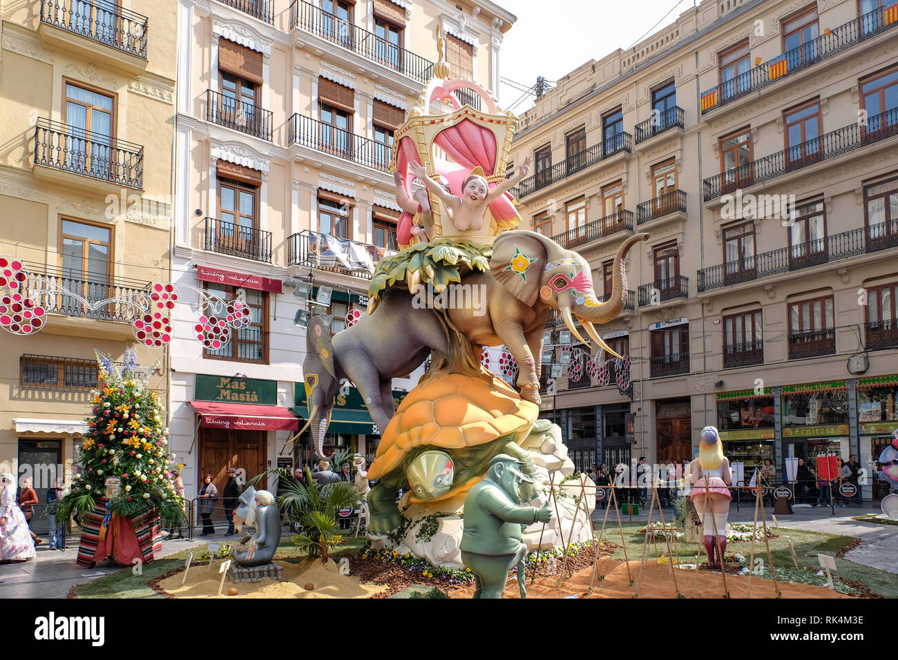 Fallas valencia hi-res stock photography and images - Alamy