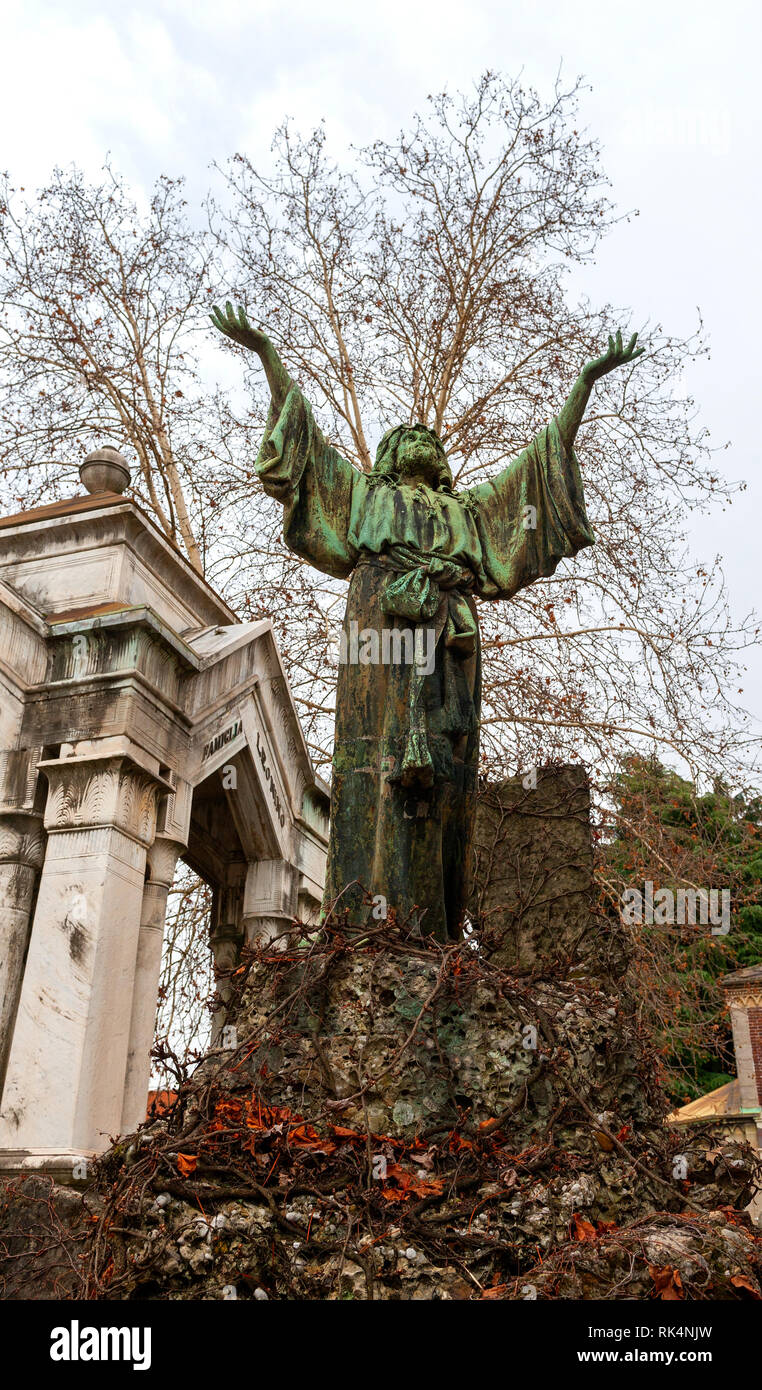 Jewish messiah statue hi-res stock photography and images - Alamy