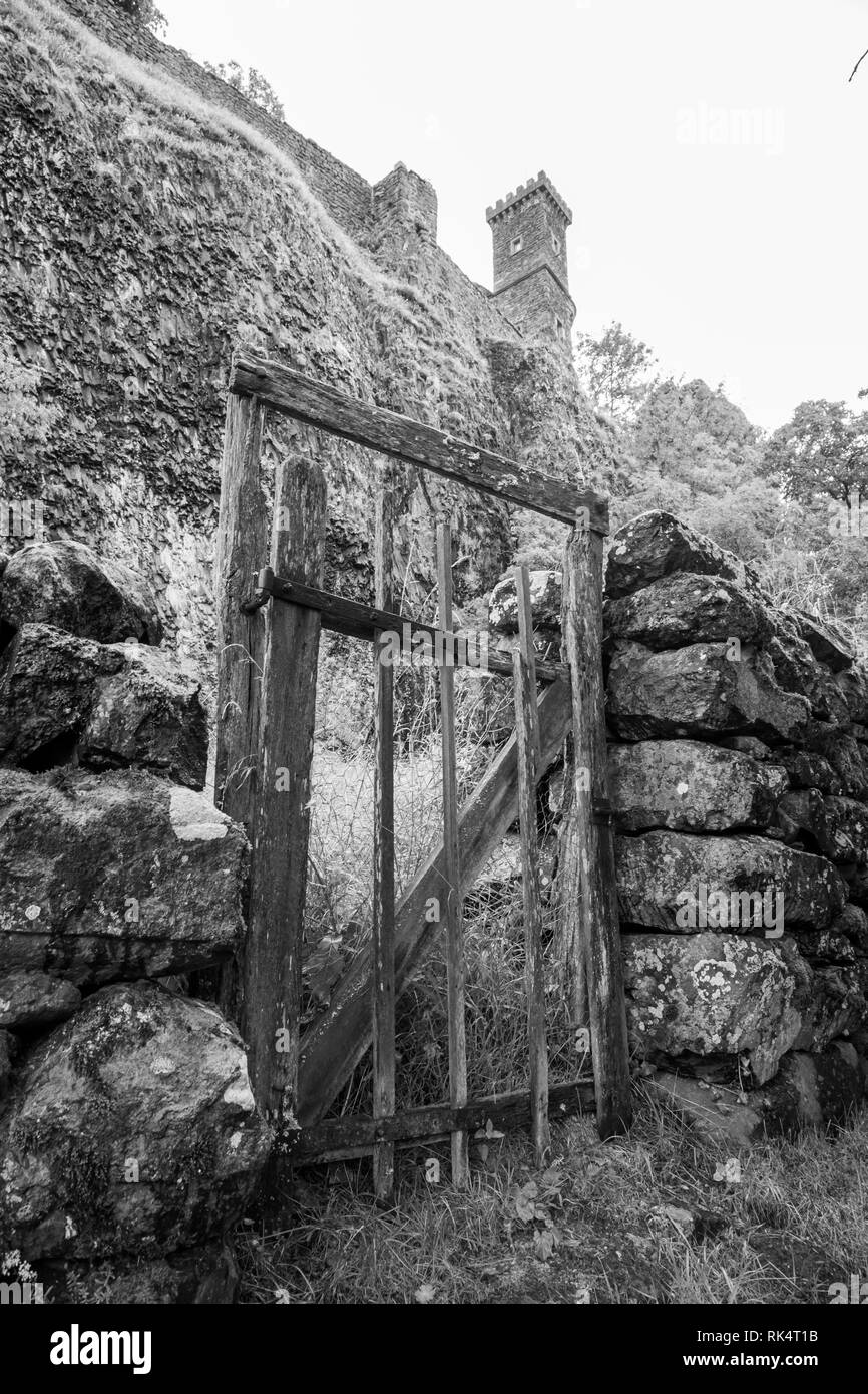 Small fence hi-res stock photography and images - Alamy