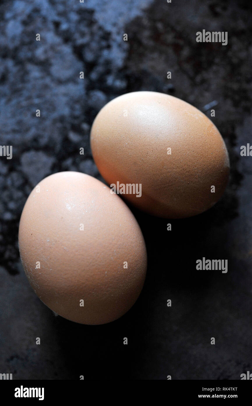 Two chickens eggs hi-res stock photography and images - Alamy