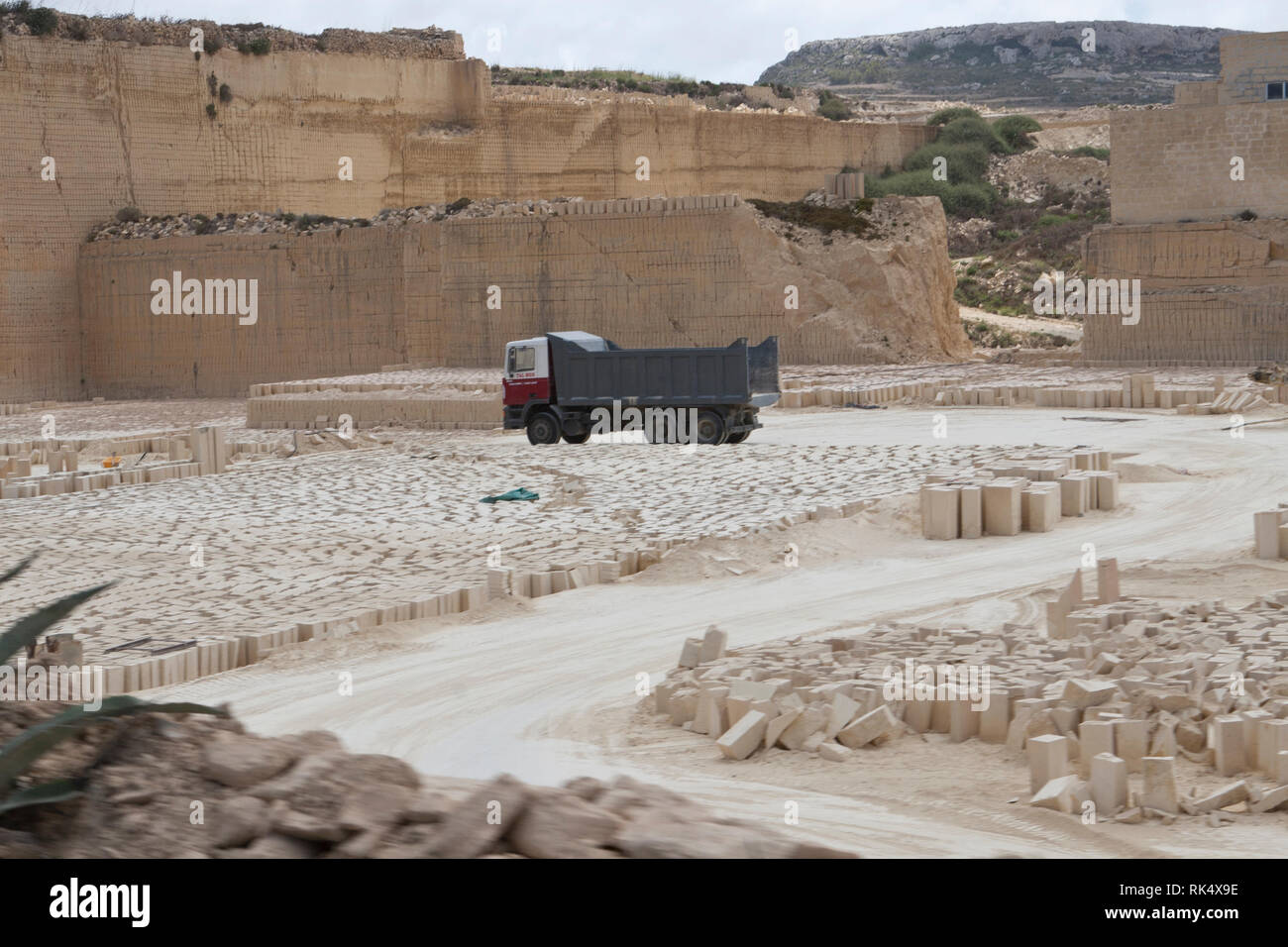 Cut stone blocks hi-res stock photography and images - Alamy