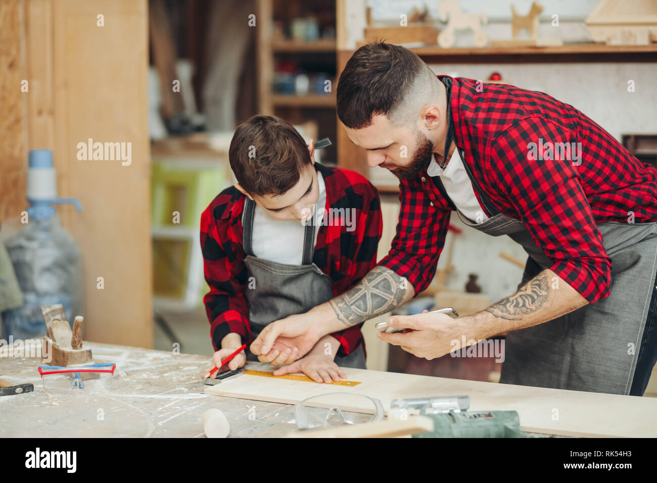 Child using ruler hi-res stock photography and images - Alamy