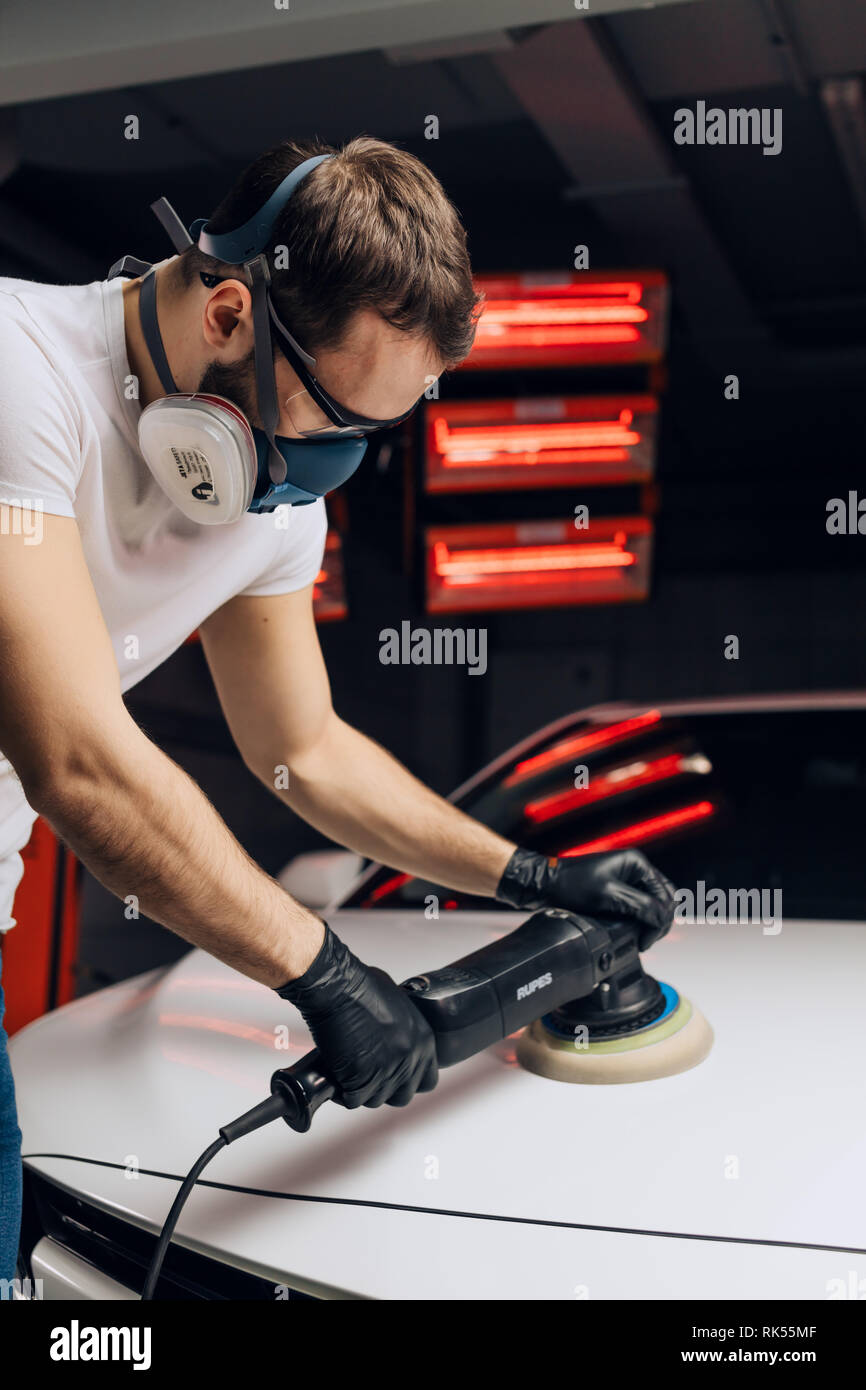 Mechanic clean up machine using hi-res stock photography and images - Alamy