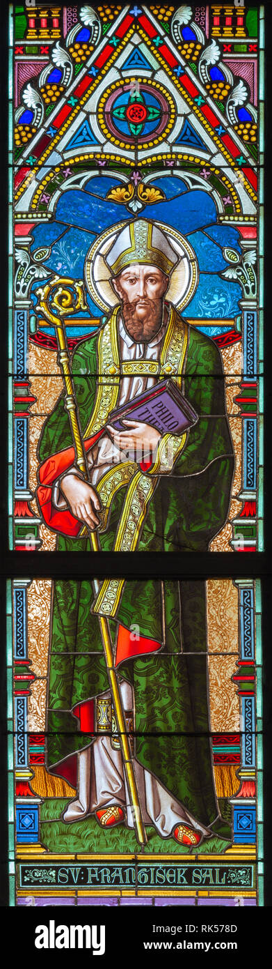 Holy bishop stained glass hi-res stock photography and images - Alamy