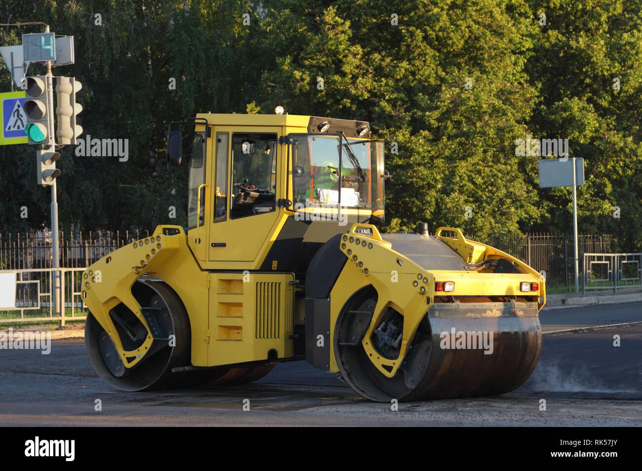 Asphalt rollers hi-res stock photography and images - Alamy