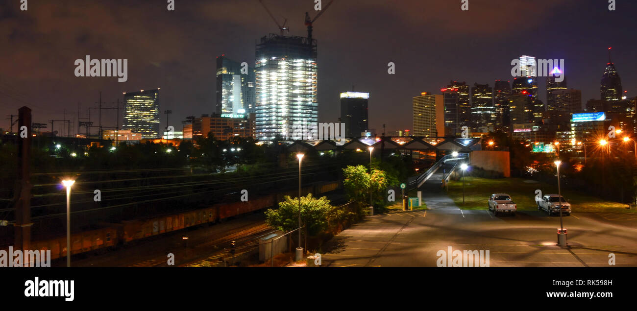 Philadelphia skyline sunset beautiful sky hi-res stock photography and ...