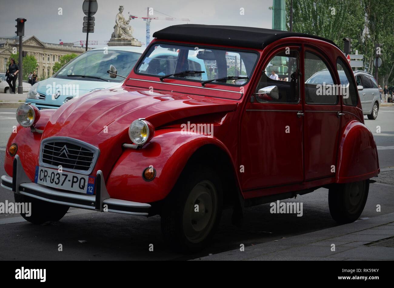 Citroen paris street hi-res stock photography and images - Alamy