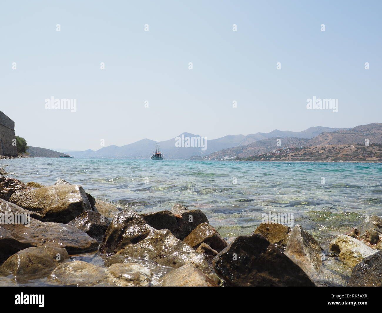 Vessel far on the horizon hi-res stock photography and images - Alamy