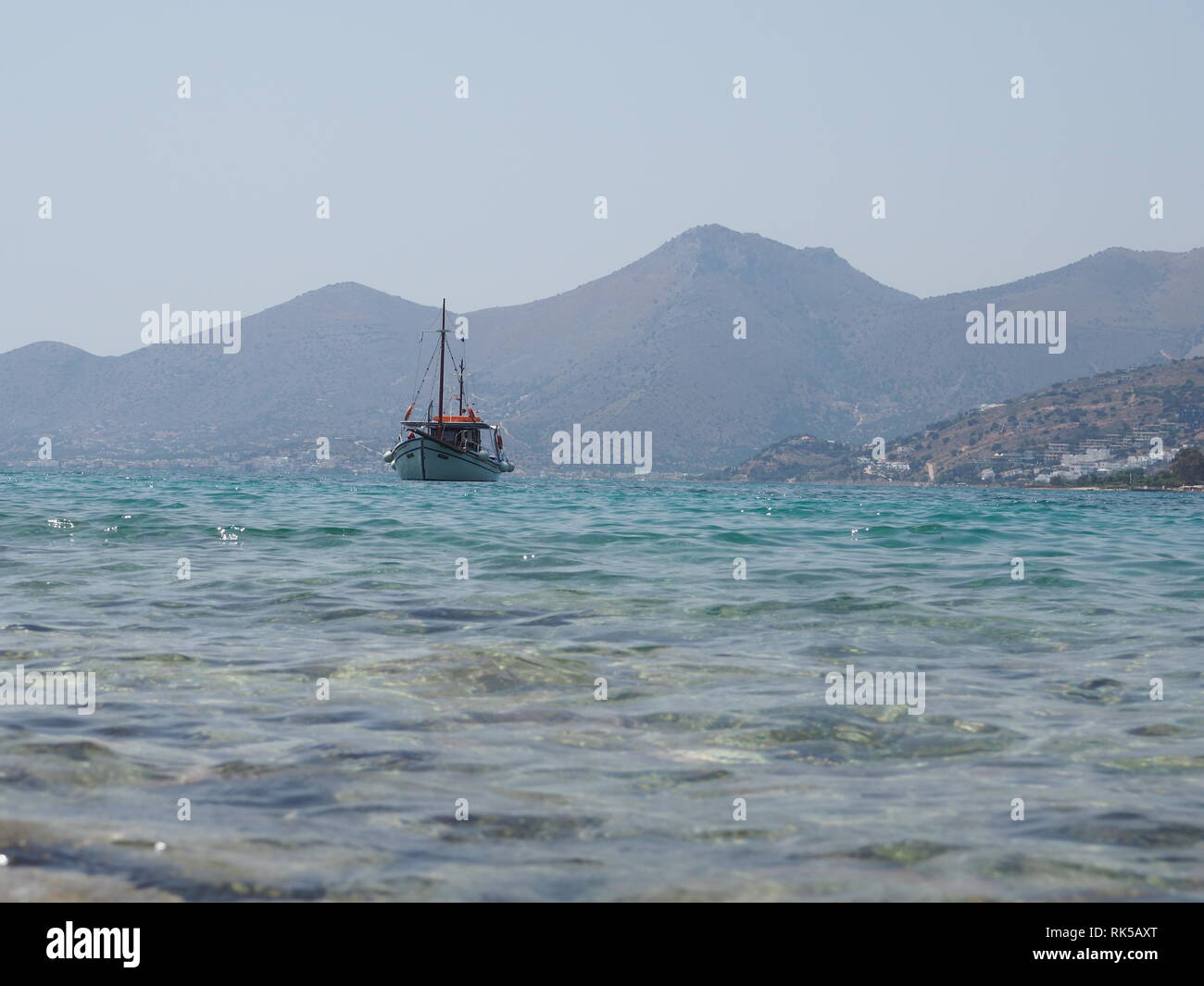 Vessel far on the horizon hi-res stock photography and images - Alamy