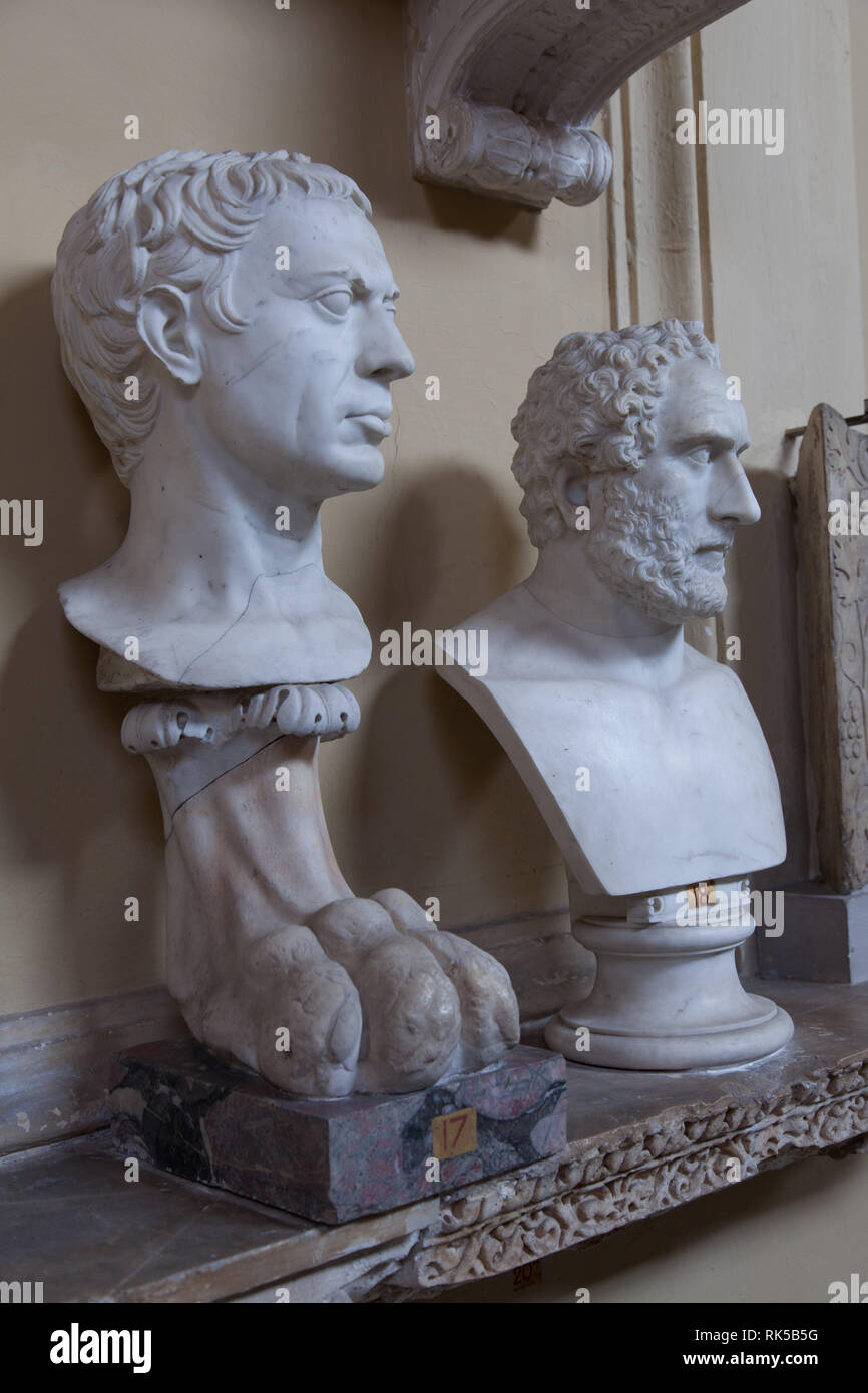 Ancient statues in the Vatican museum Stock Photo - Alamy