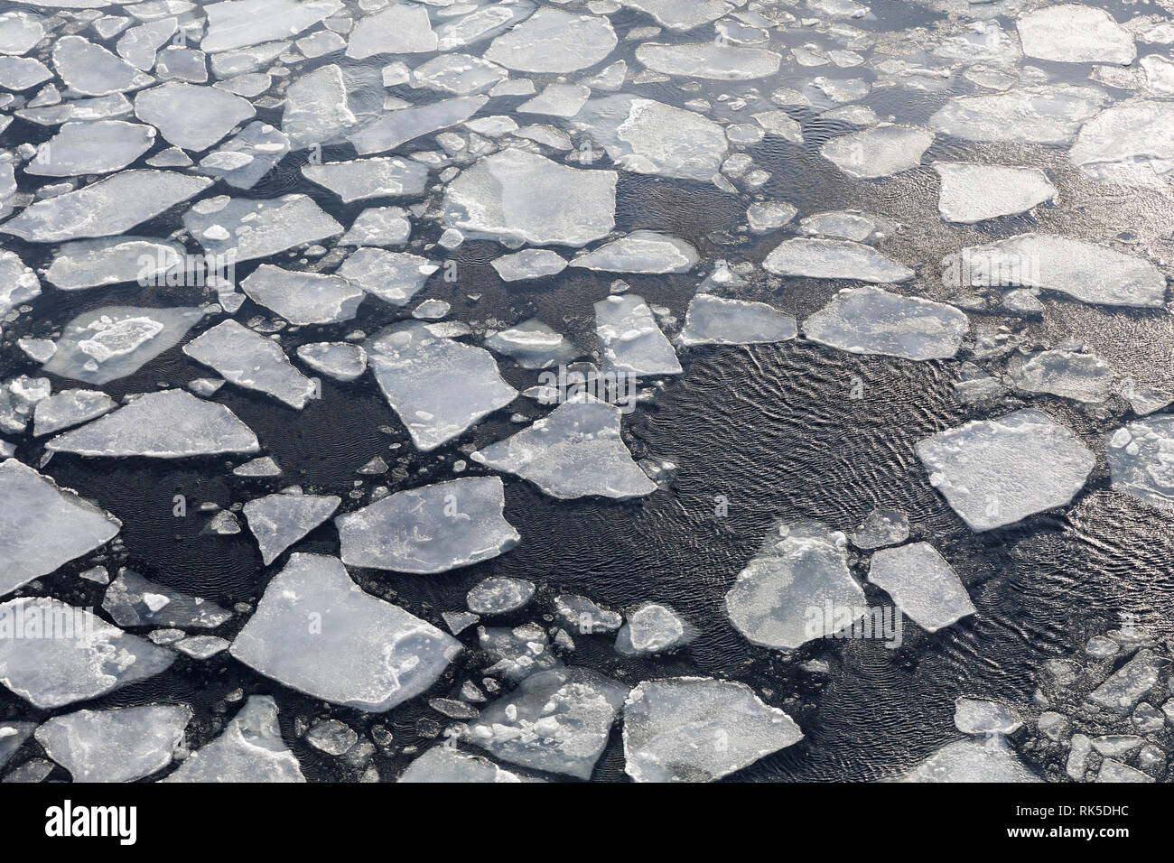 Broken pieces ice sheet hi-res stock photography and images - Alamy