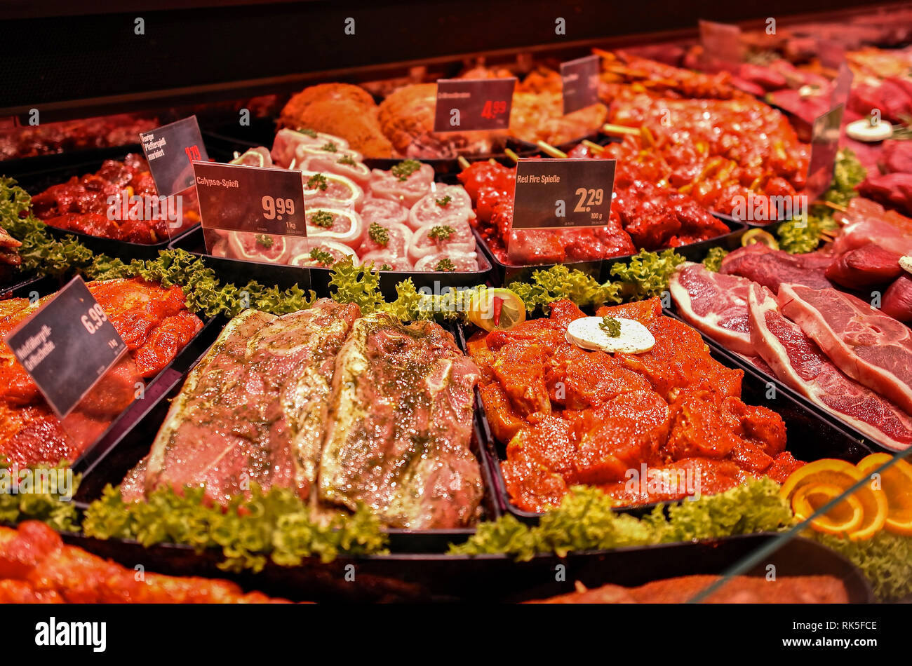 Fleisch und wurstwaren hi-res stock photography and images - Alamy