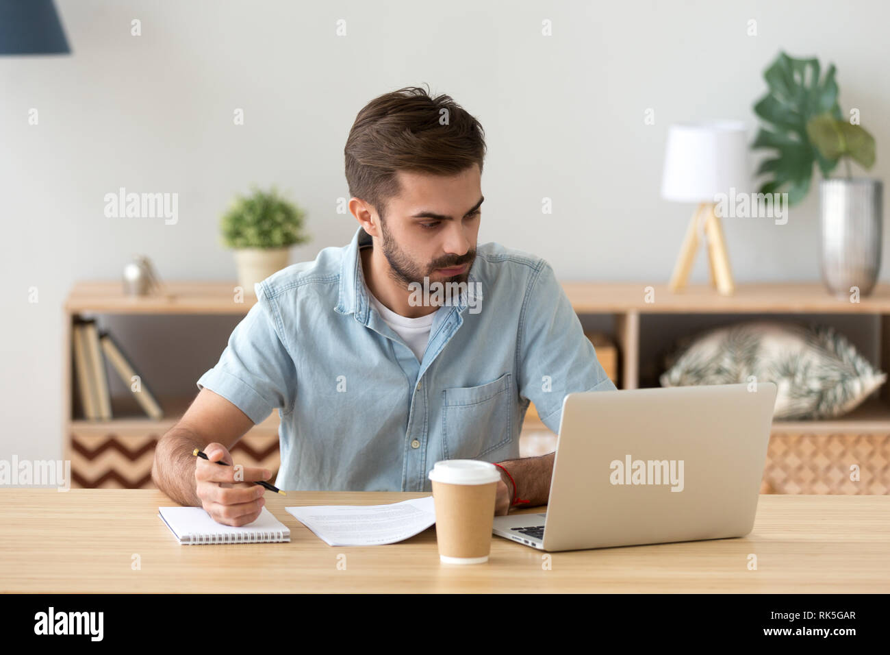 Knowledge check hi-res stock photography and images - Alamy