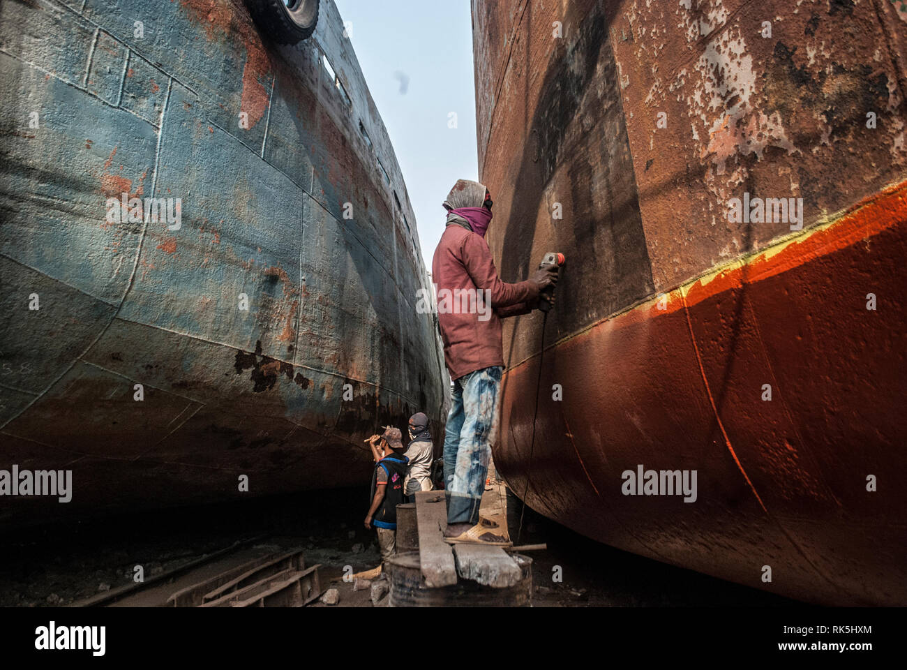 Dock workers ,06 february2019 dhaka Bangladesh,Dock workers in a ...
