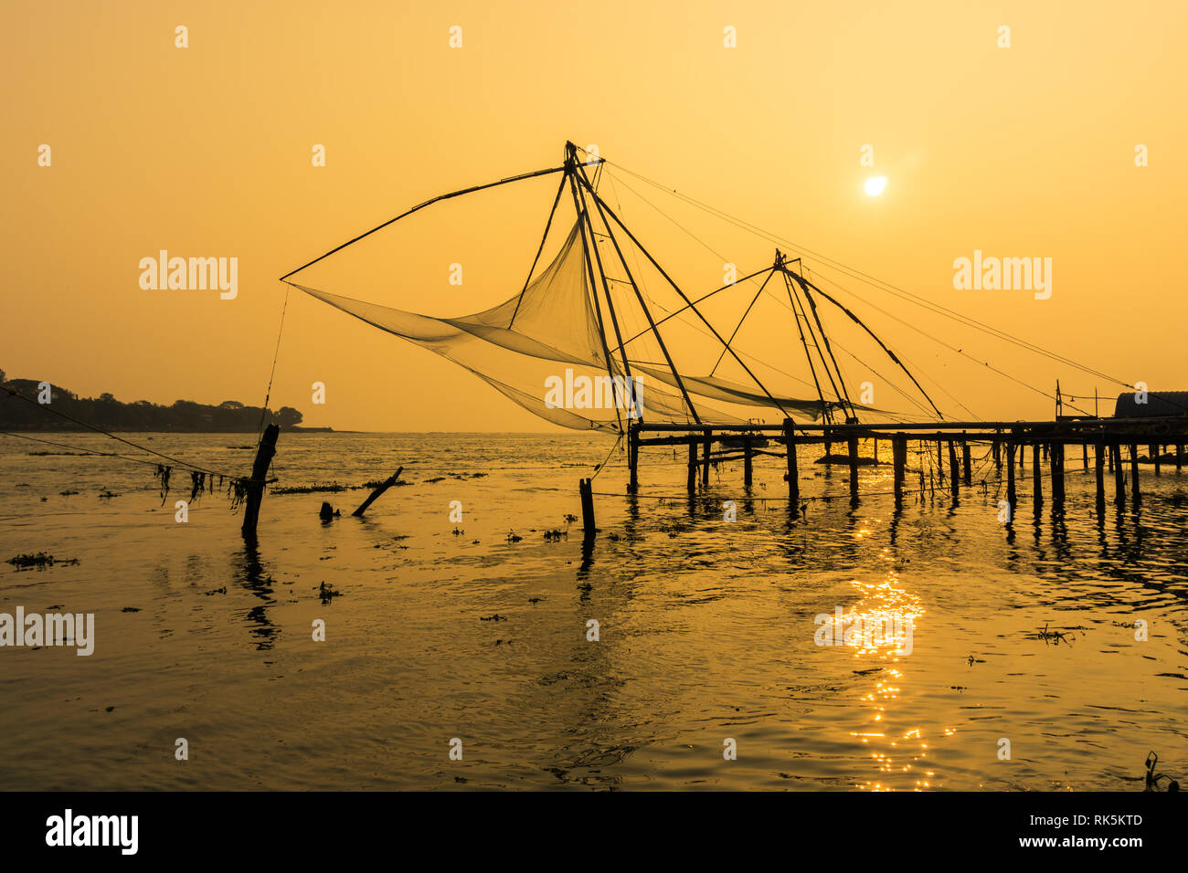 Natural chinese fishing nets hi-res stock photography and images - Alamy