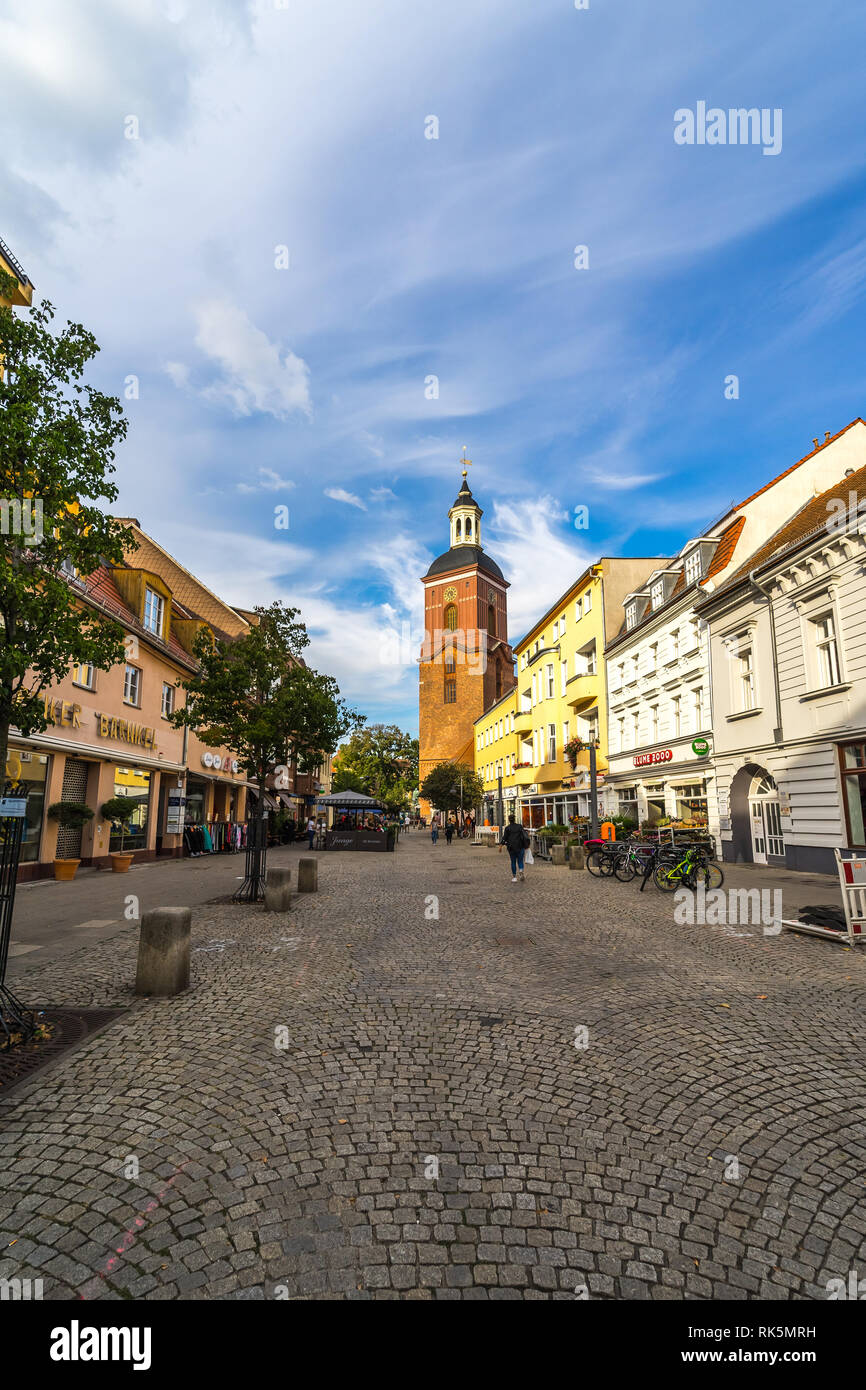BERLIN - SEPTEMBER 09, 2018: Streets of the historic center of Altstadt ...