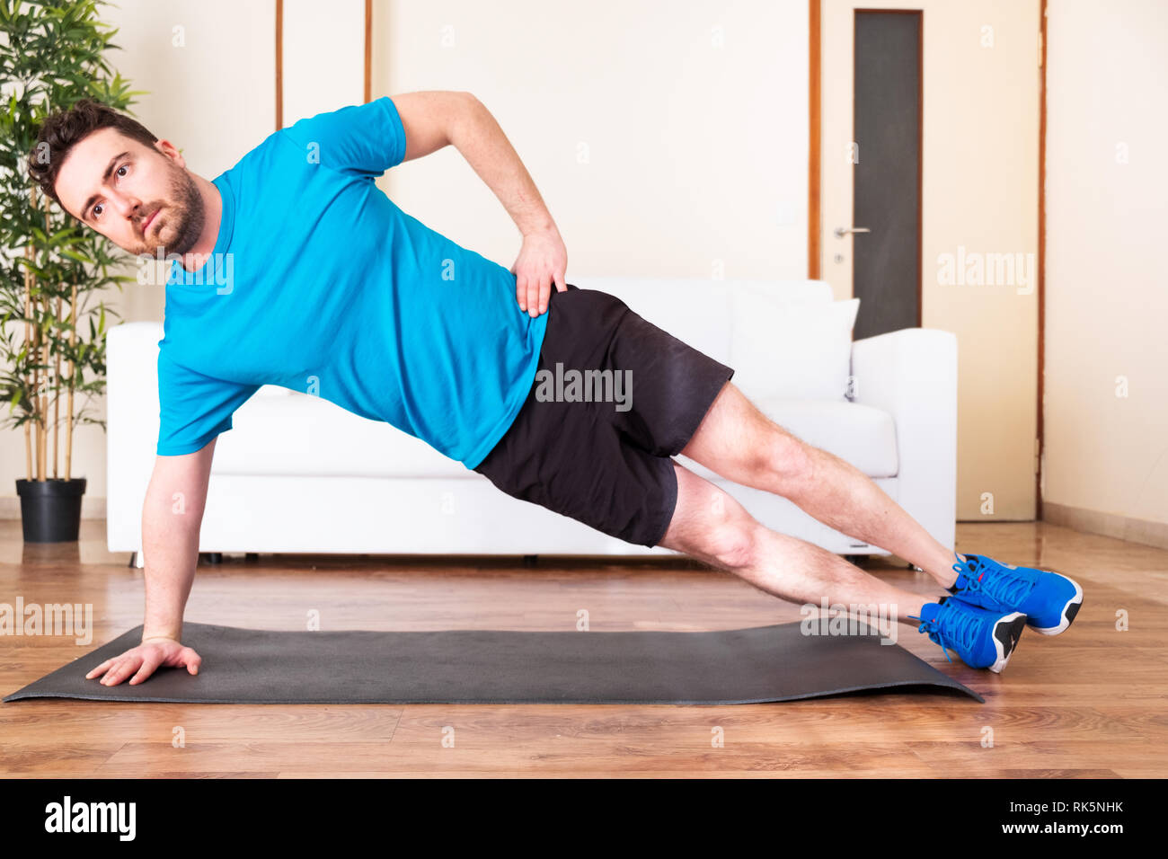 Muscular man planking hi-res stock photography and images - Alamy