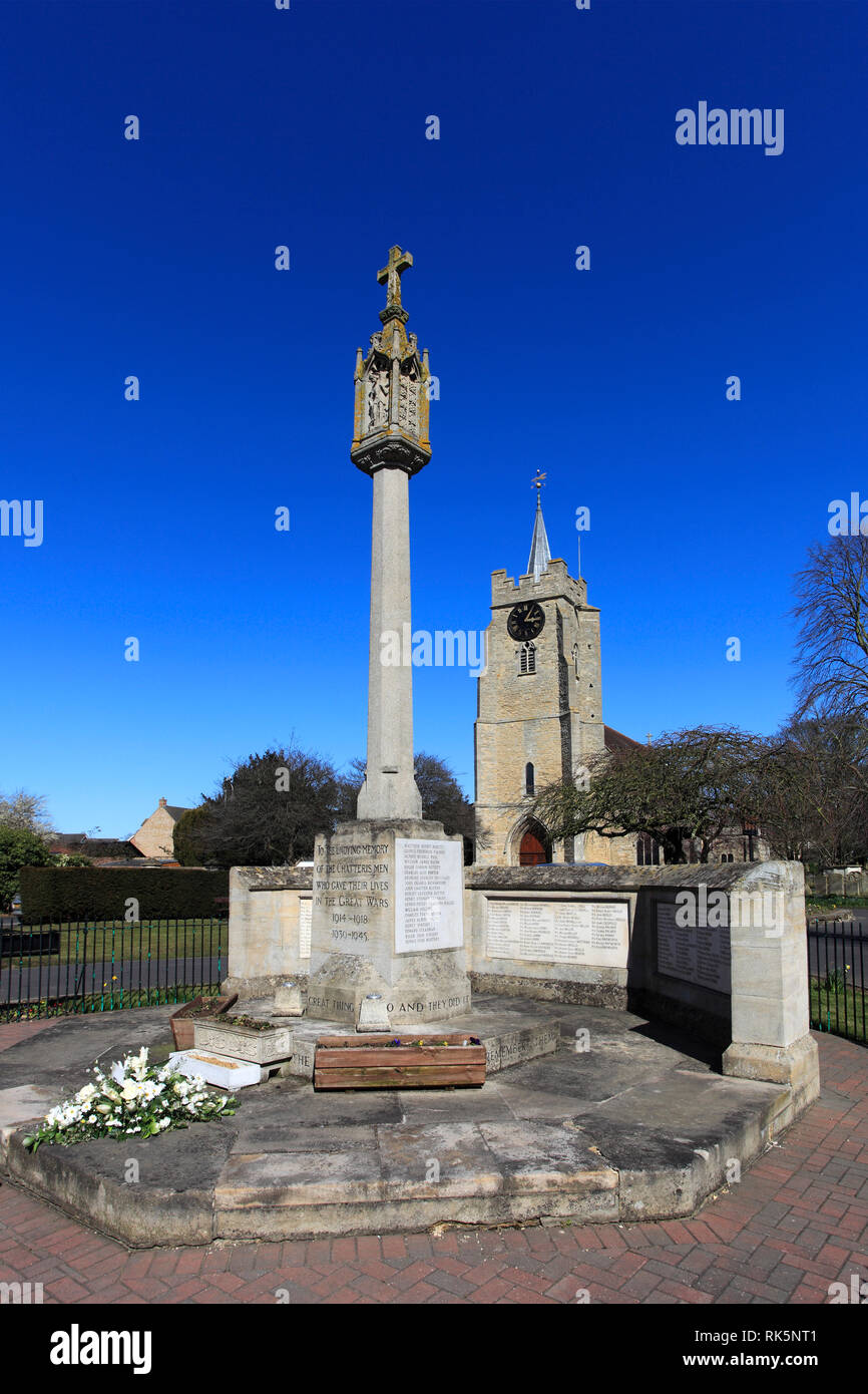 War Memorial and St Peter St Pauls Church, Chatteris village ...