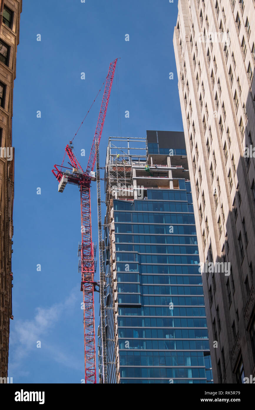 Scaffold Skyscraper High Resolution Stock Photography and Images - Alamy