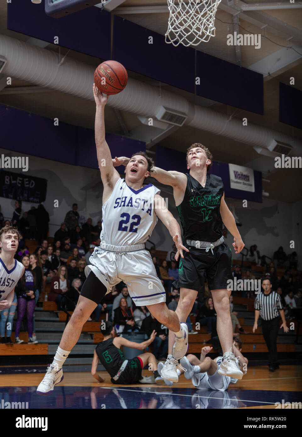 Basketball action with Red Bluff vs. Shasta High School Varsity in ...