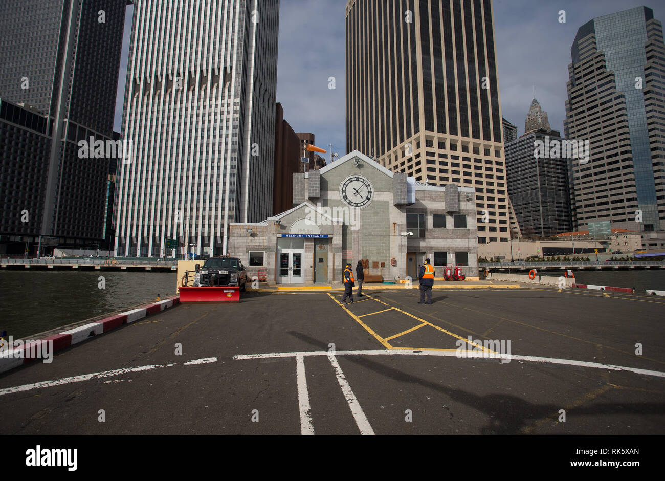 Downtown manhattan heliport hi-res stock photography and images - Alamy