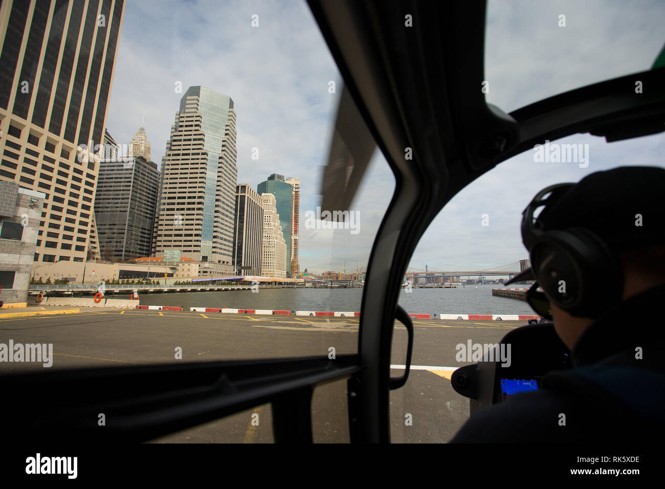Pier 6 new york hi-res stock photography and images - Alamy