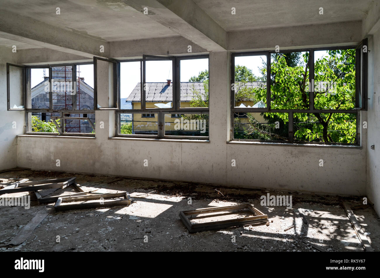 Abandoned house in Bunic, Croatia Stock Photo - Alamy