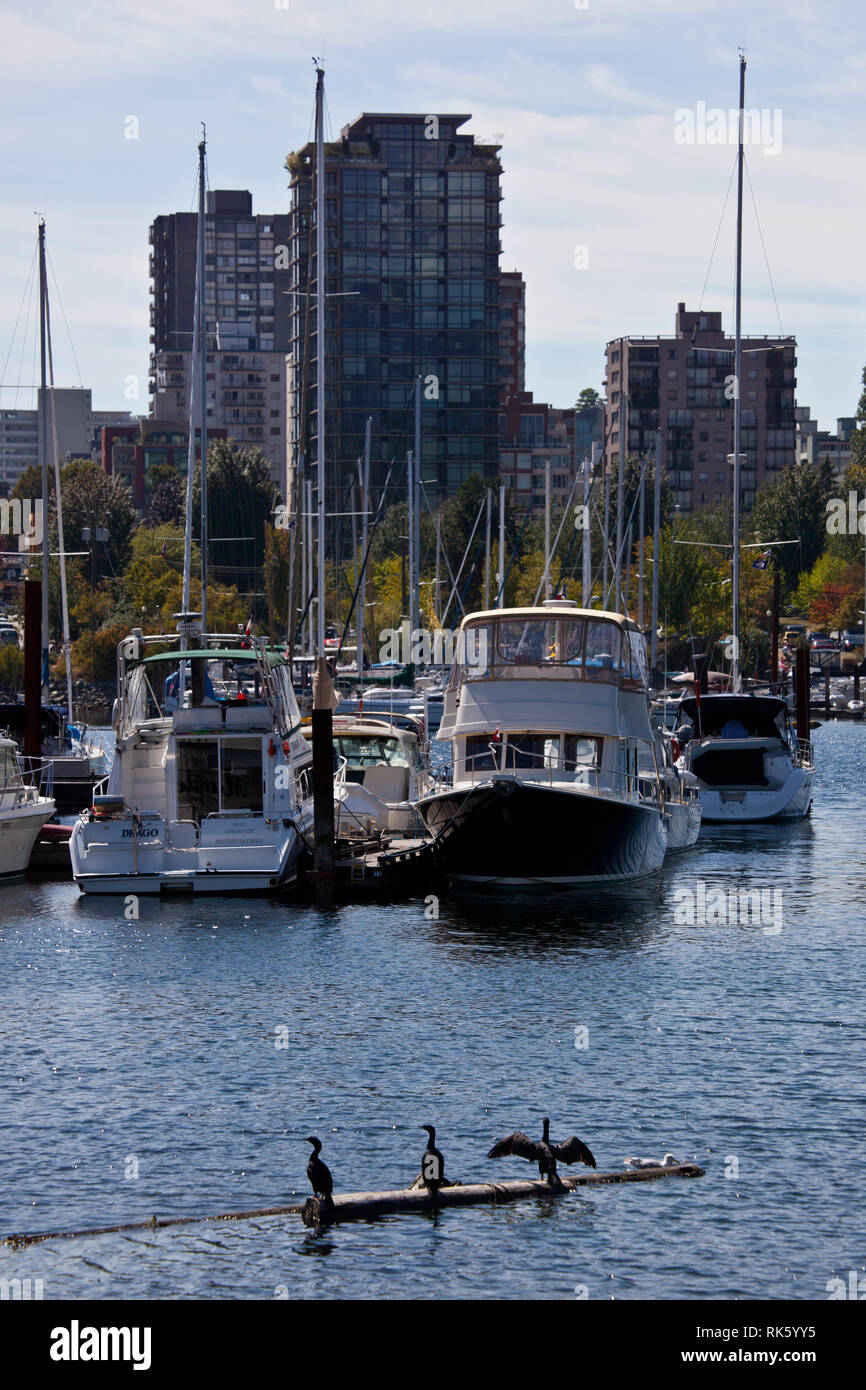 Columbia boats hi-res stock photography and images - Alamy