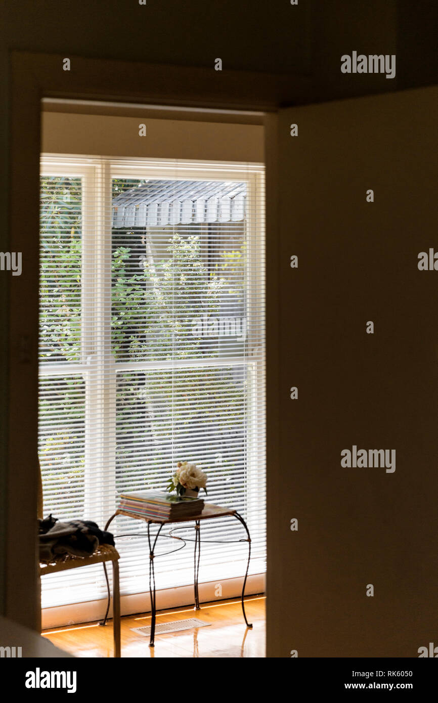 Entry hall table hi-res stock photography and images - Alamy