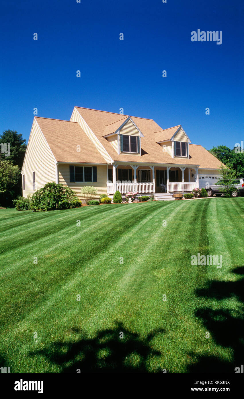 Well kept front yard hi-res stock photography and images - Alamy