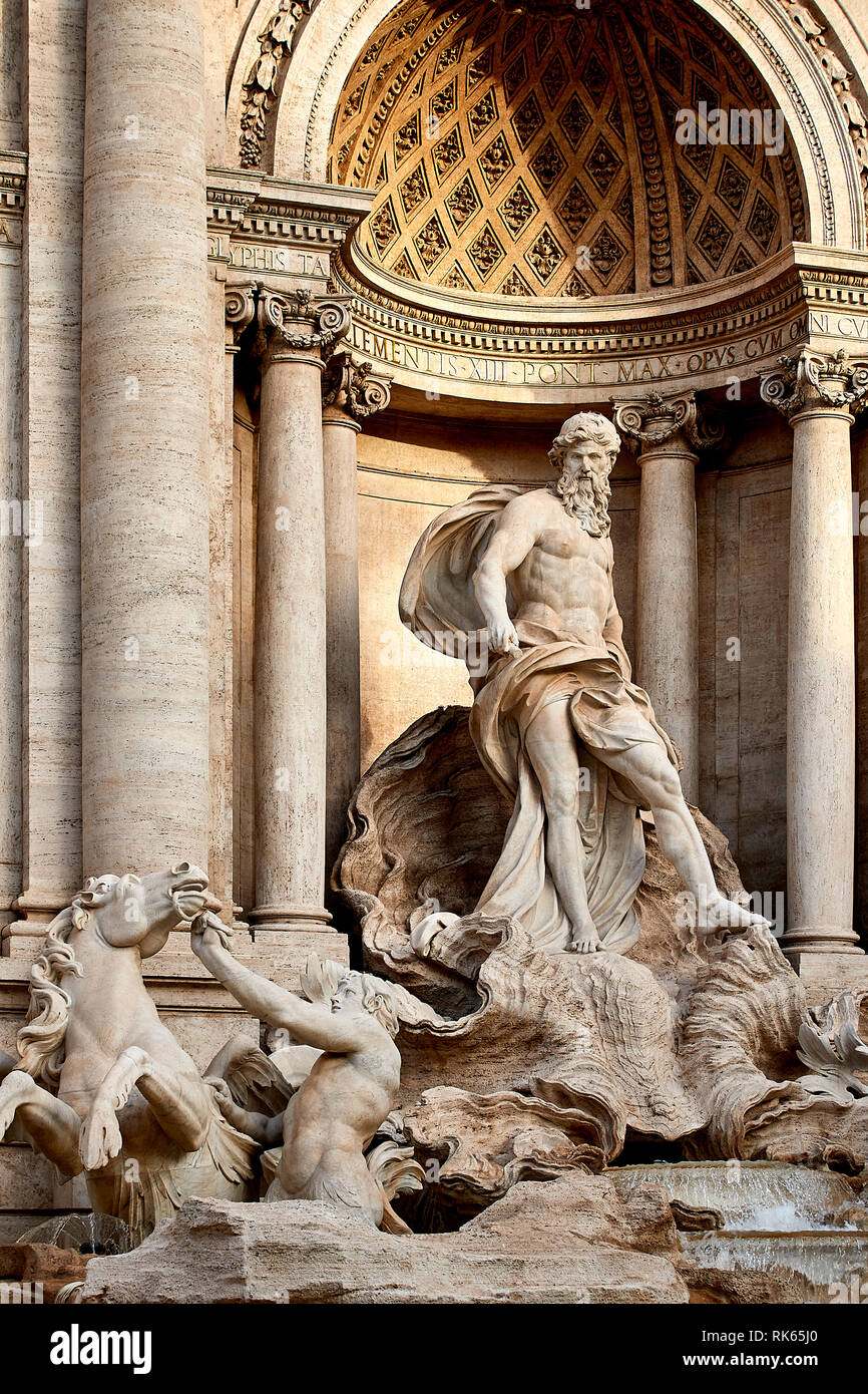 Sculpture sea god statue rome hi-res stock photography and images - Alamy