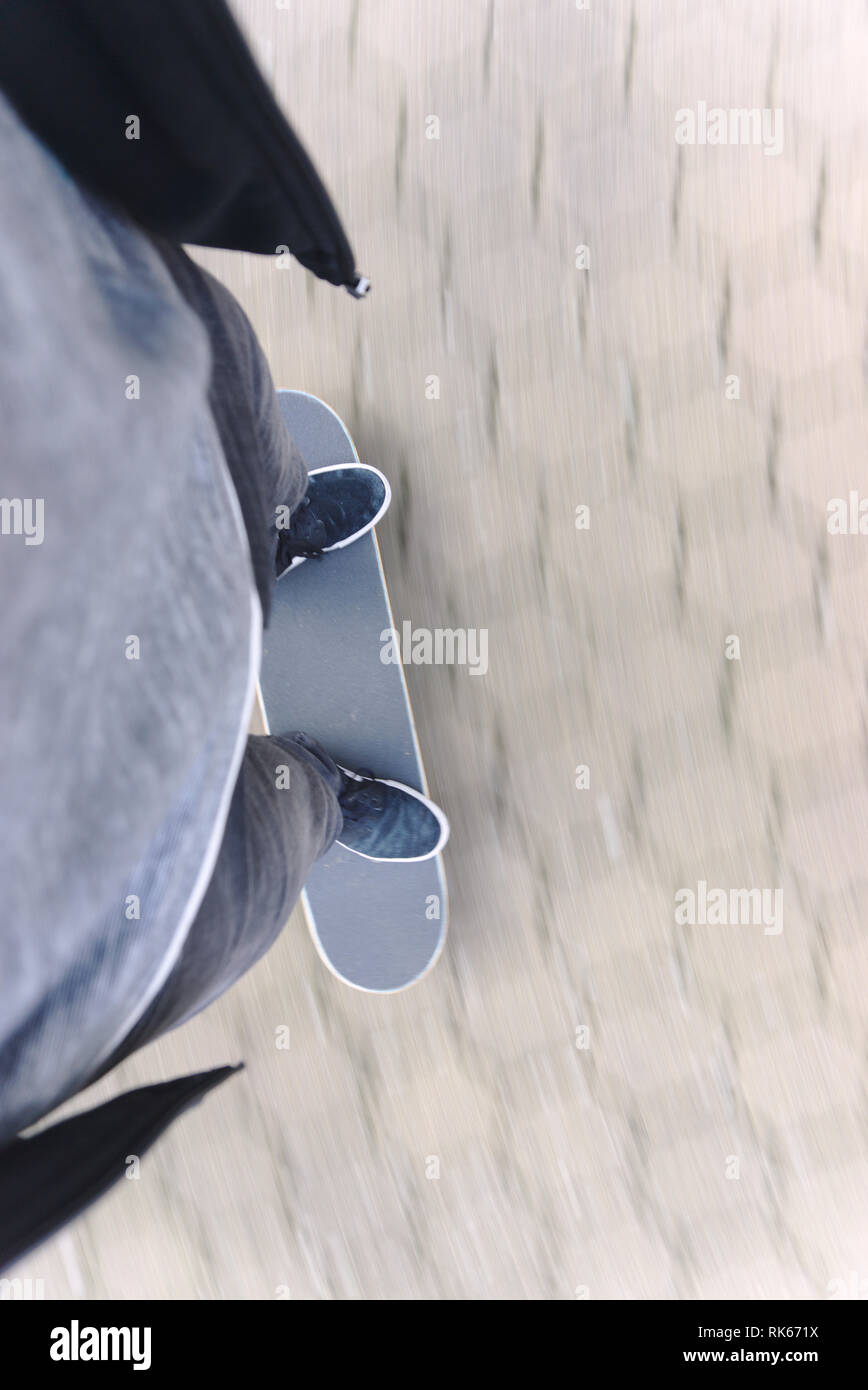 Skateboard girl jump hi-res stock photography and images - Alamy
