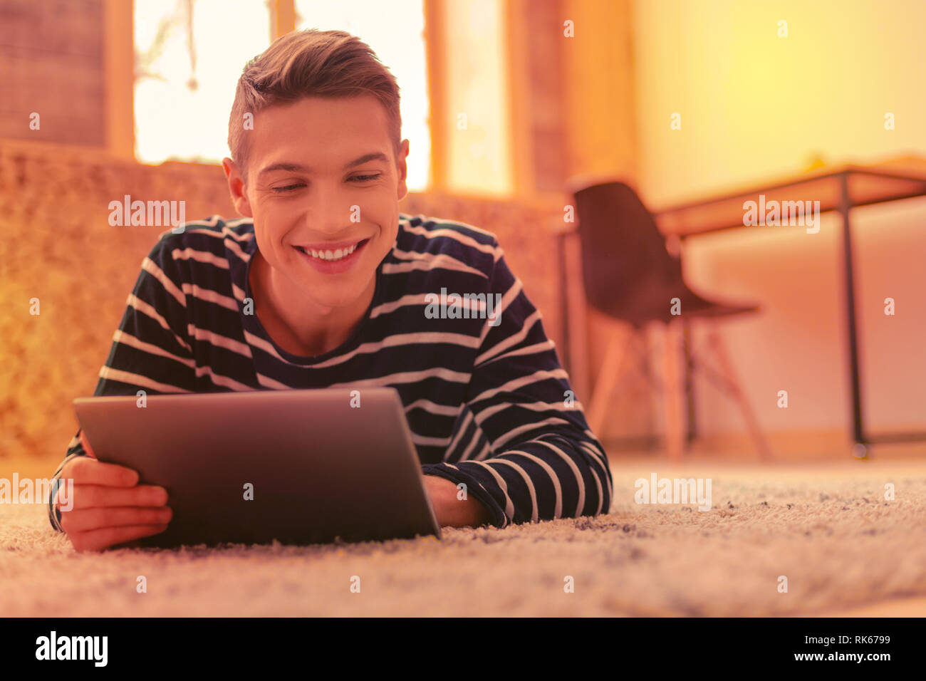 Internet guy hi-res stock photography and images - Alamy